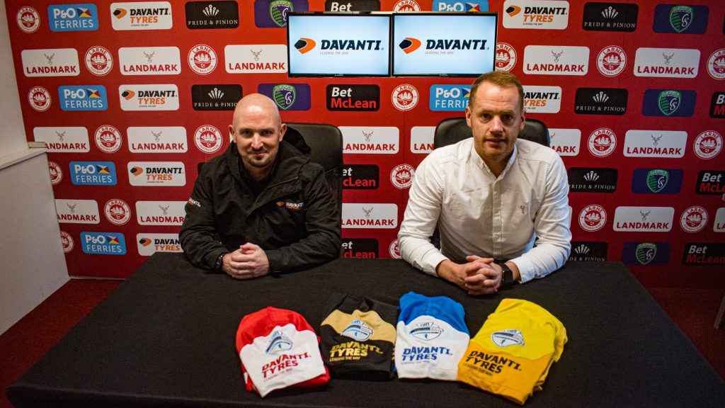 Davanti make Inver Park visit | Larne FC