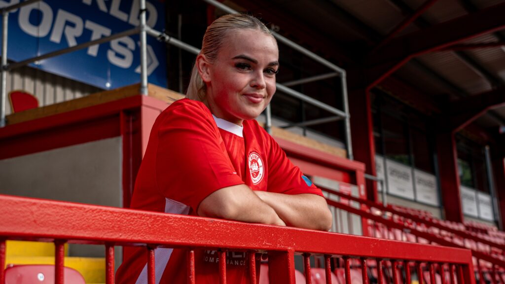 Deadline day sees three new signings across the line | Larne FC